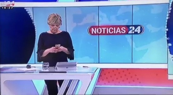 Pivot da TVI apanhada ao telemóvel após falha de directo - Jornal ...